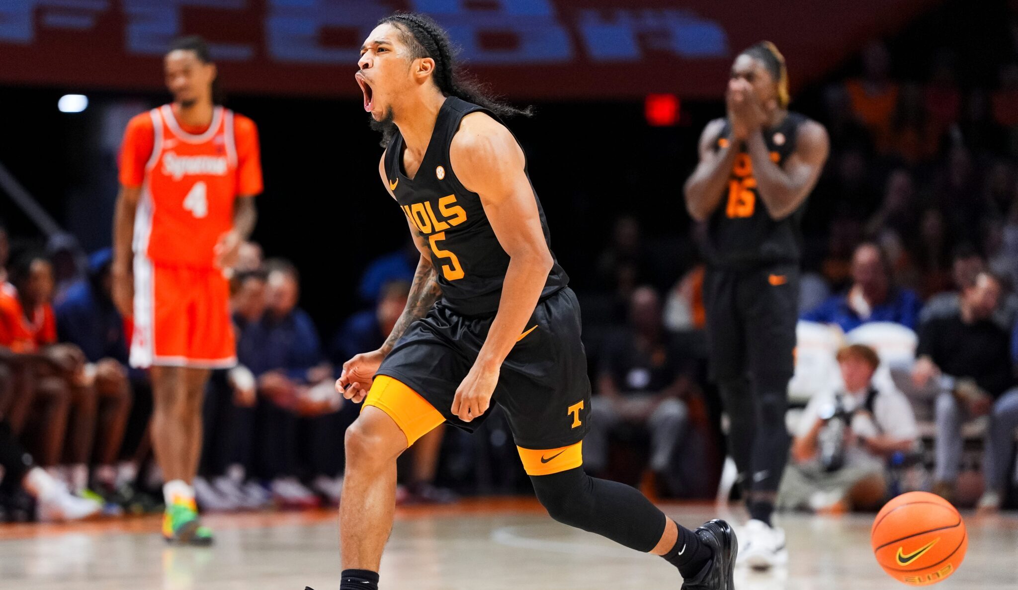 College basketball AP Top 25: SEC program snags top seed in Week 6 poll ...