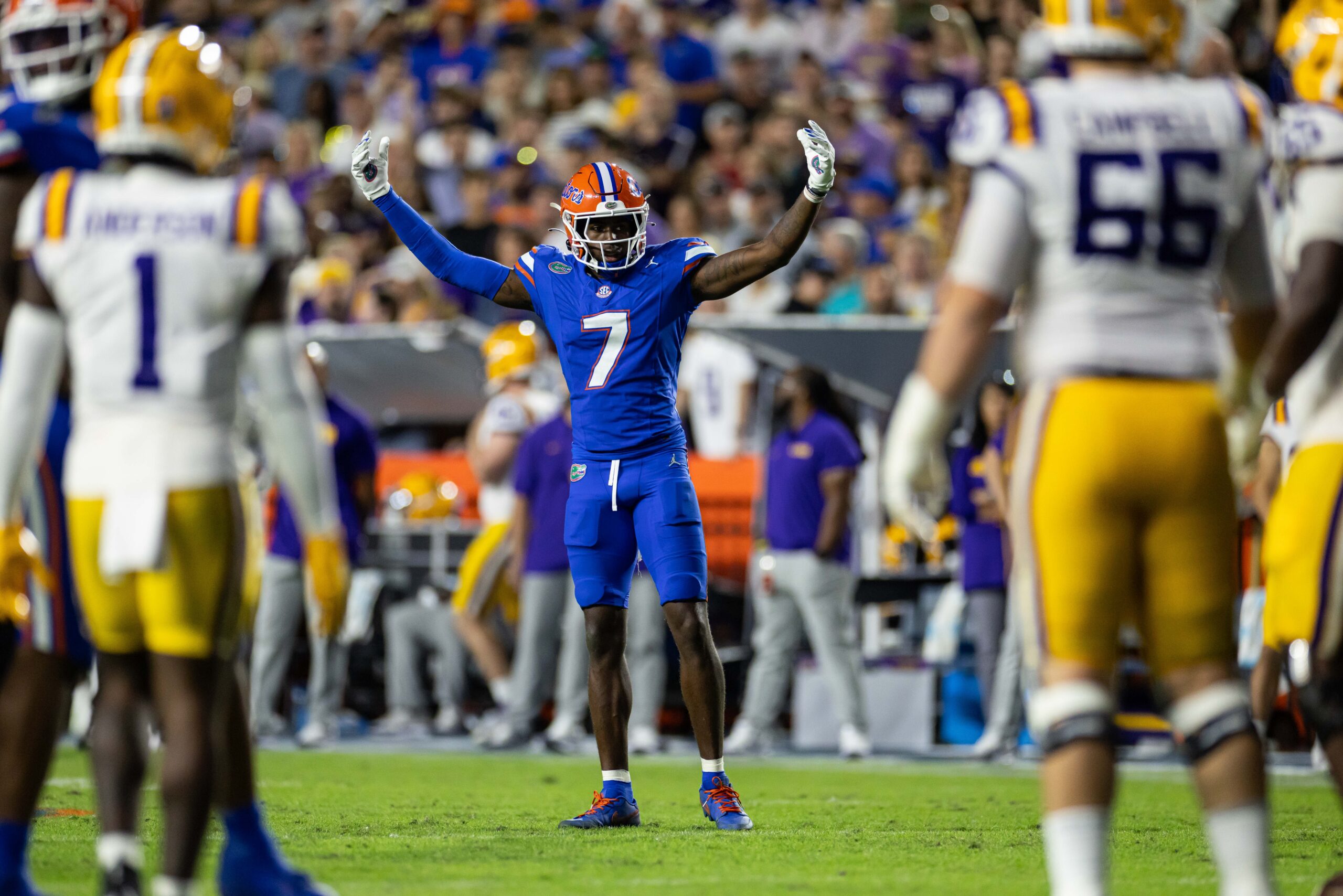 Trikweze Bridges, Florida's leading tackler, declares for NFL Draft ...