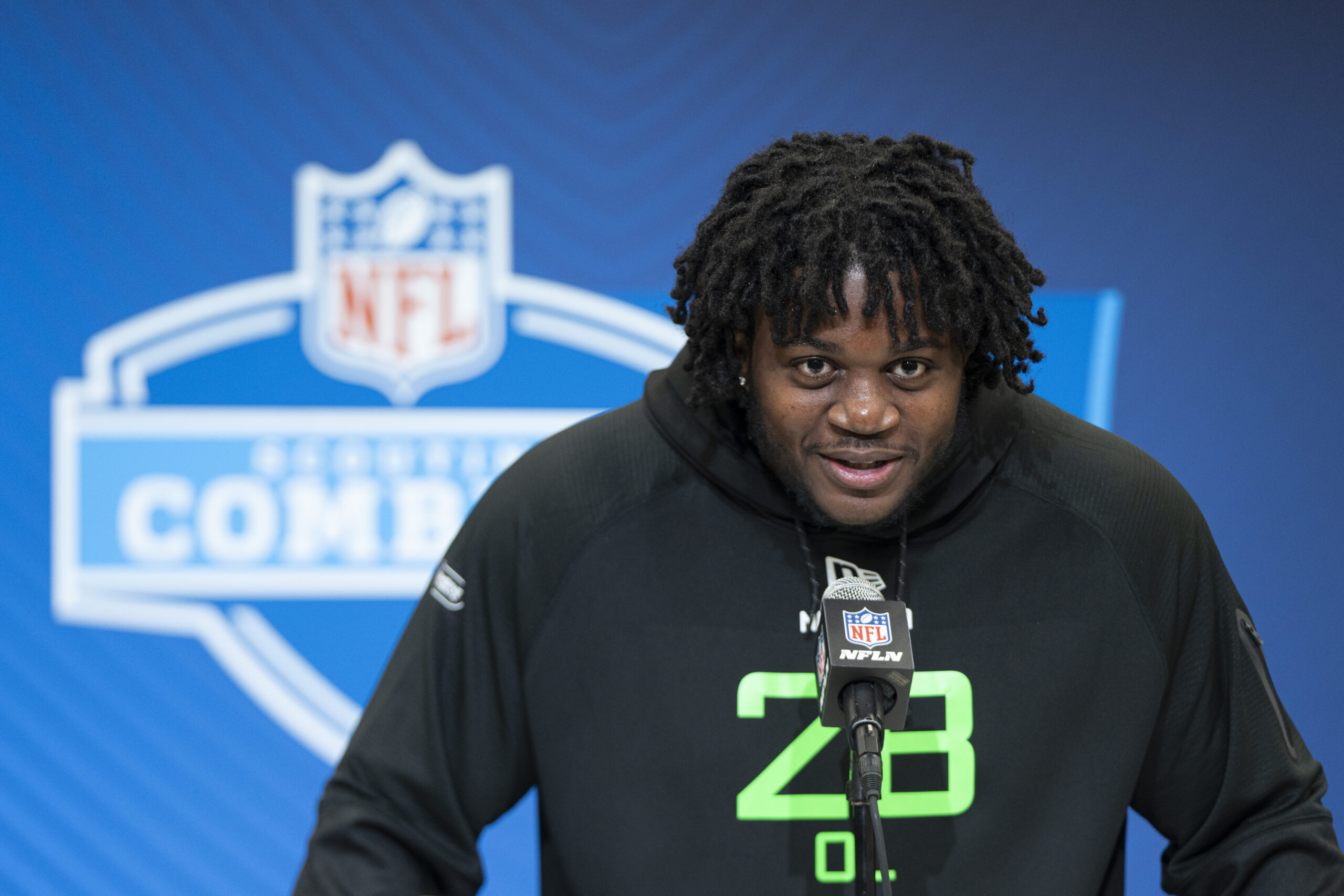 Mizzou OL Armand Membou wills his way to 4.91 40-yard dash, receives ...