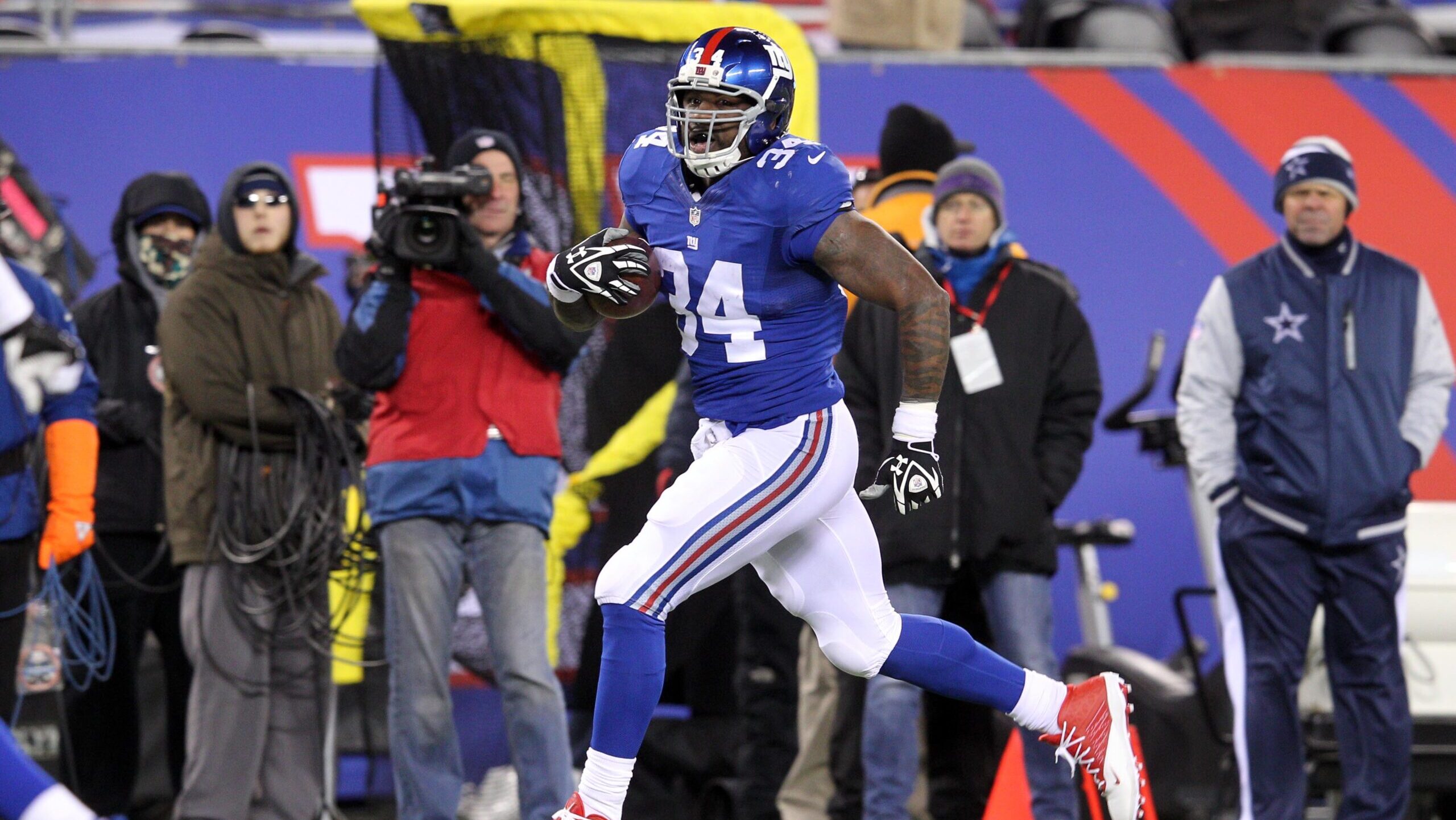 Clemson's Brayden Jacobs towers over father, ex-NFL RB Brandon Jacobs ...