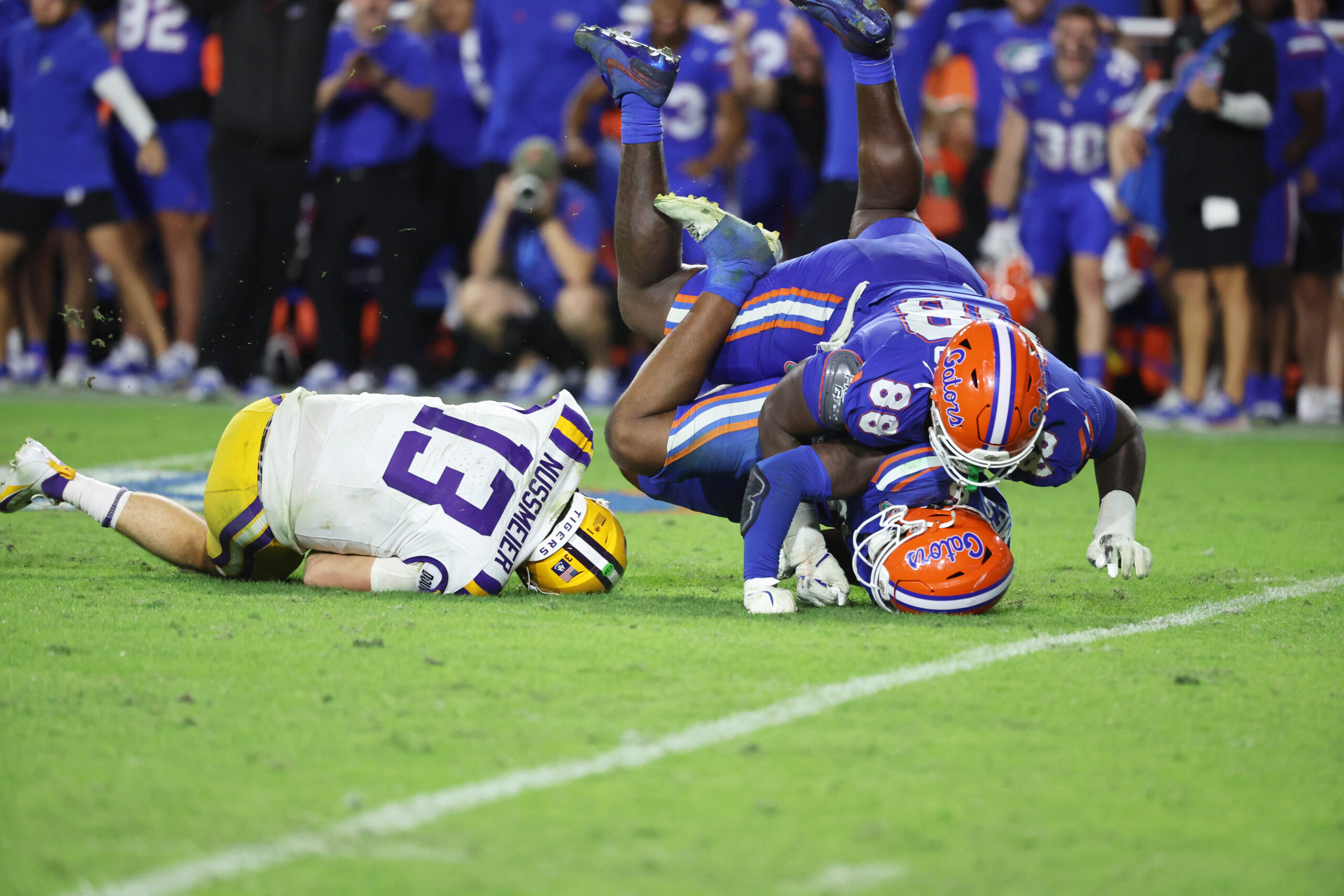 Florida, LSU players involved in multiple skirmishes prior to kickoff ...