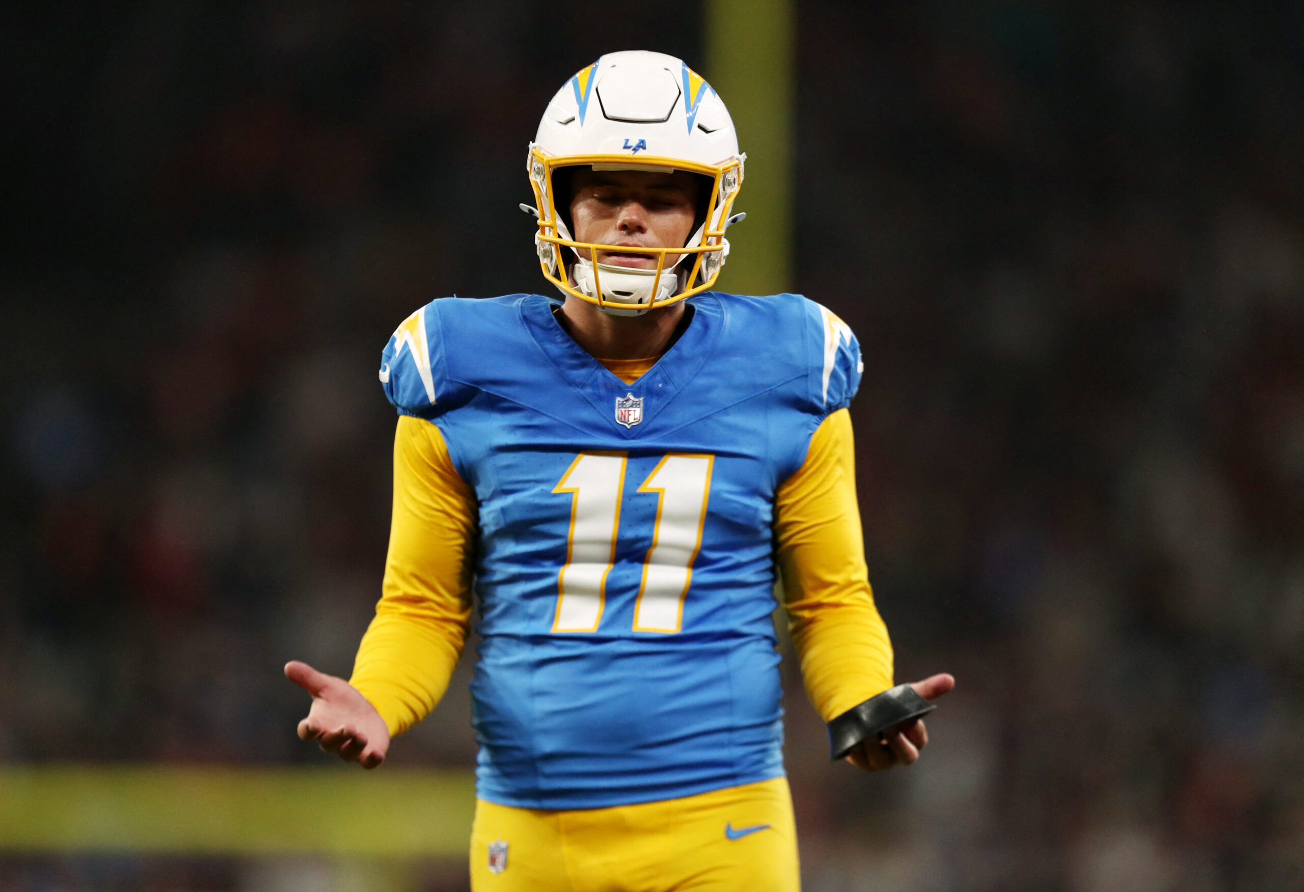 Cameron Dicker hits game-winning field goal at the buzzer to beat ...