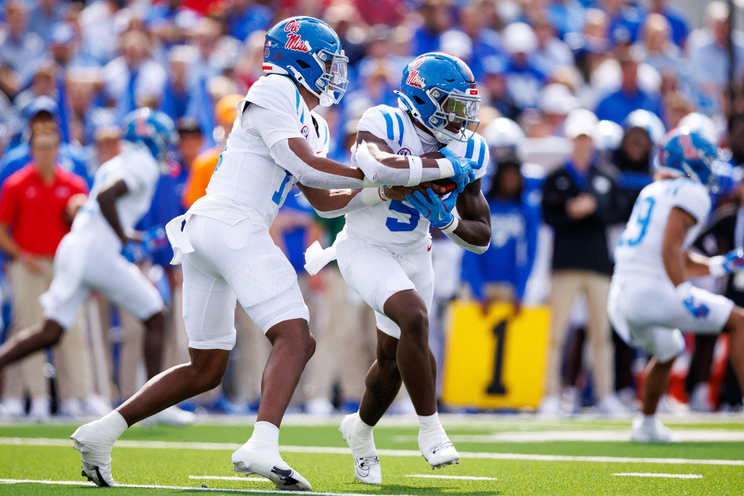 Kewan Lacy scores 4th touchdown in 2 games, Ole Miss gets on board at ...