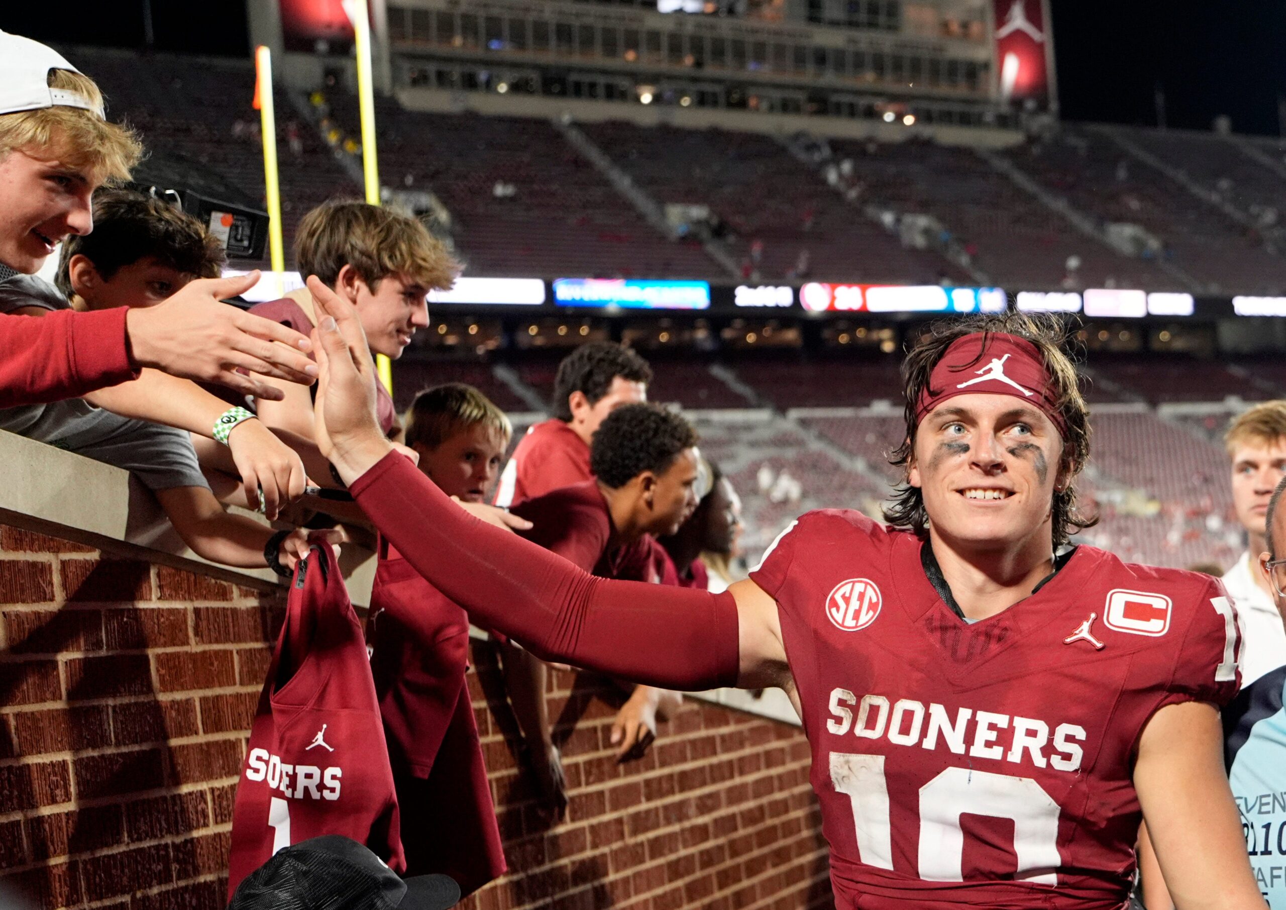 Oklahoma QB John Mateer provides update on broken hand - Saturday Down ...
