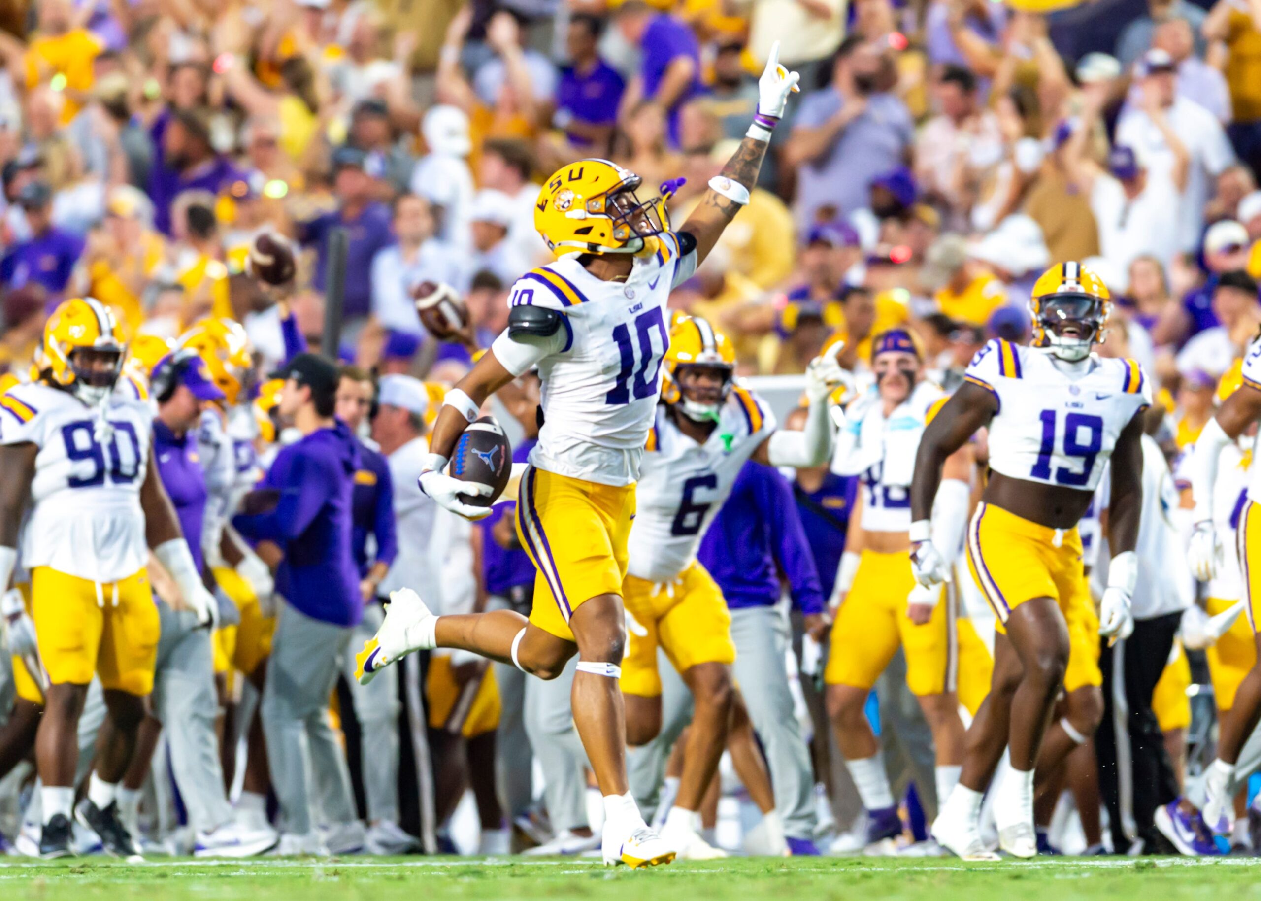 Rapid Reaction: LSU defense feasts on Florida in 20-10 victory ...