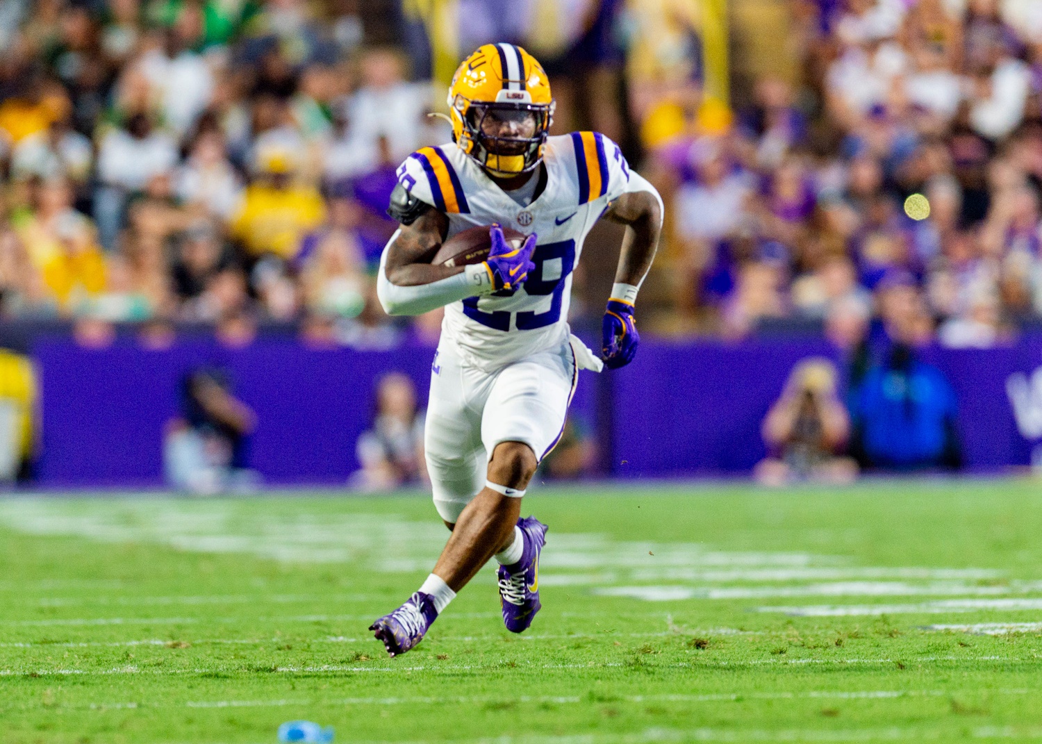 Caden Durham's status updated after LSU RB suffers ankle injury in Week ...