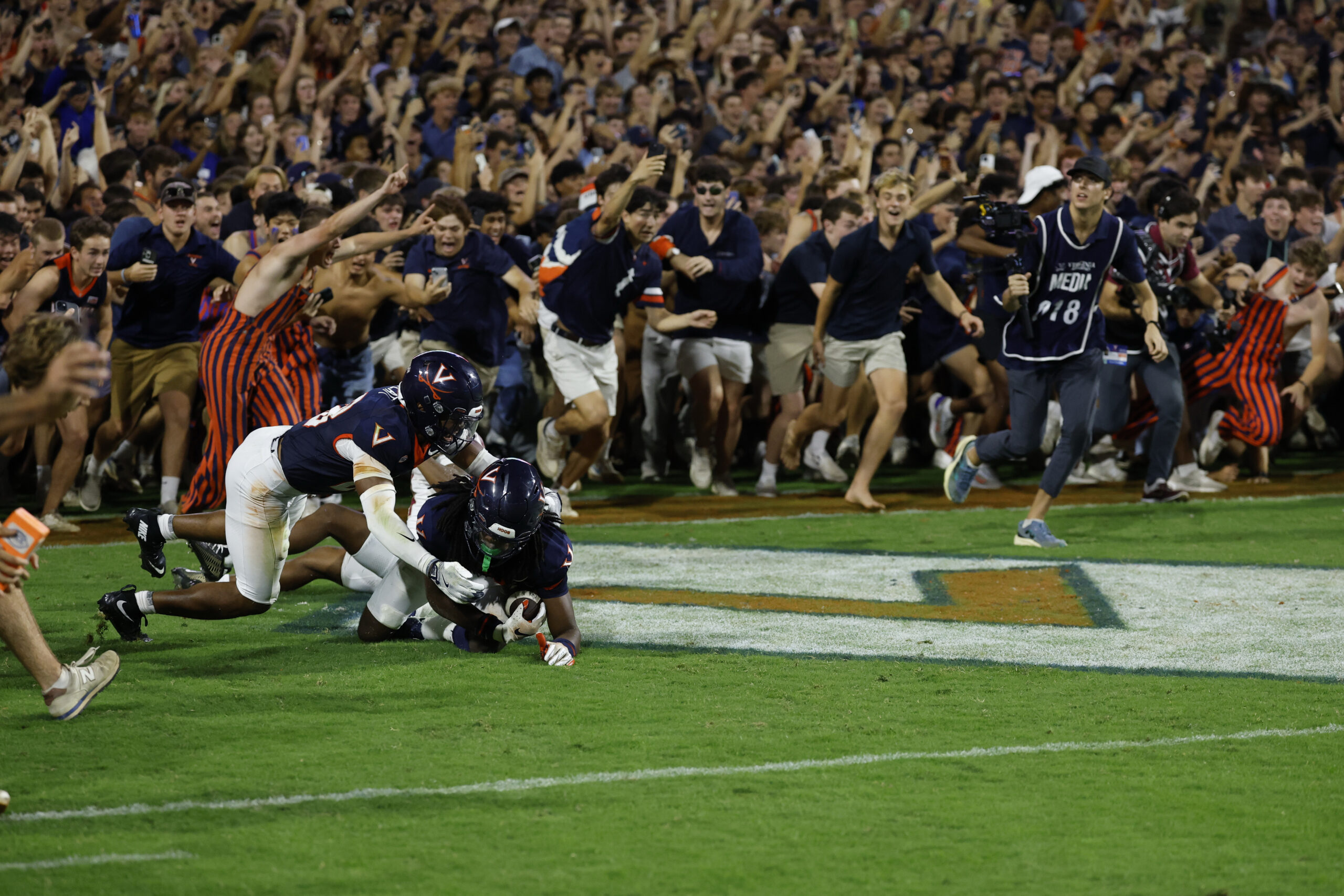 CFB insider shares update on Squirrel White after field storming in ...