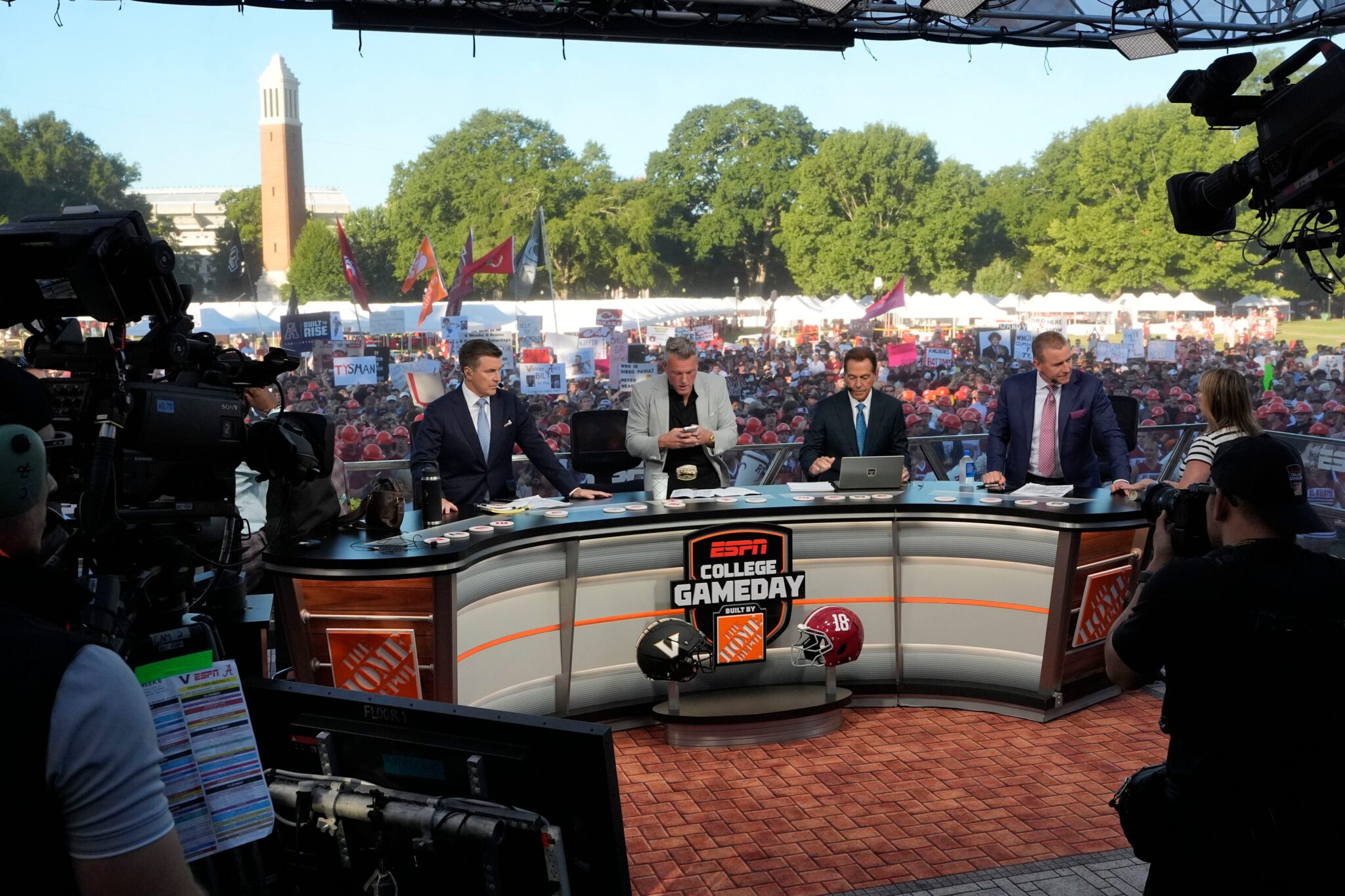 College GameDay crew, Sabrina Ionescu pick winners for major SEC Week 7 ...