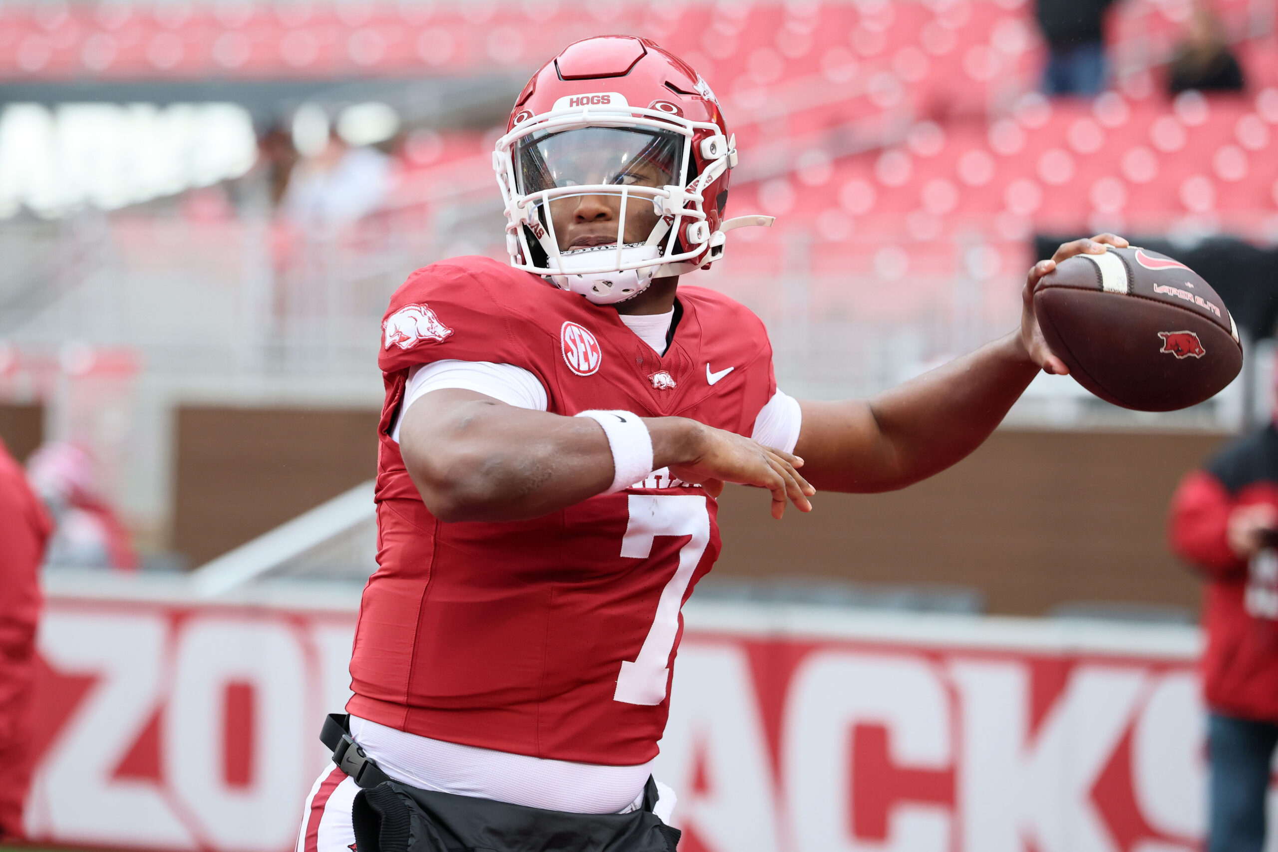 Arkansas scores wacky fumble return touchdown to take lead over Mizzou ...