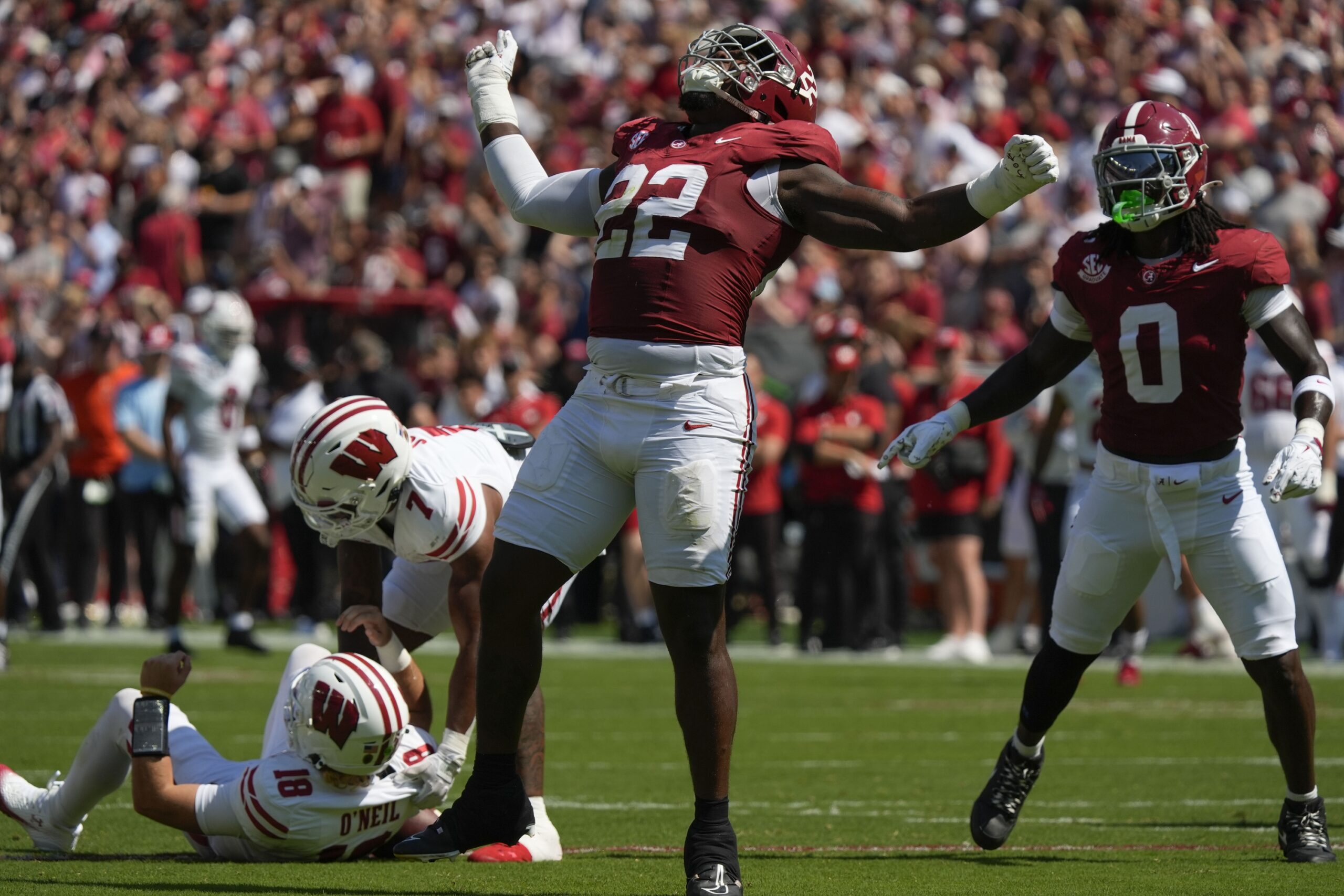 LT Overton hints at return to Alabama lineup for Rose Bowl Playoff ...