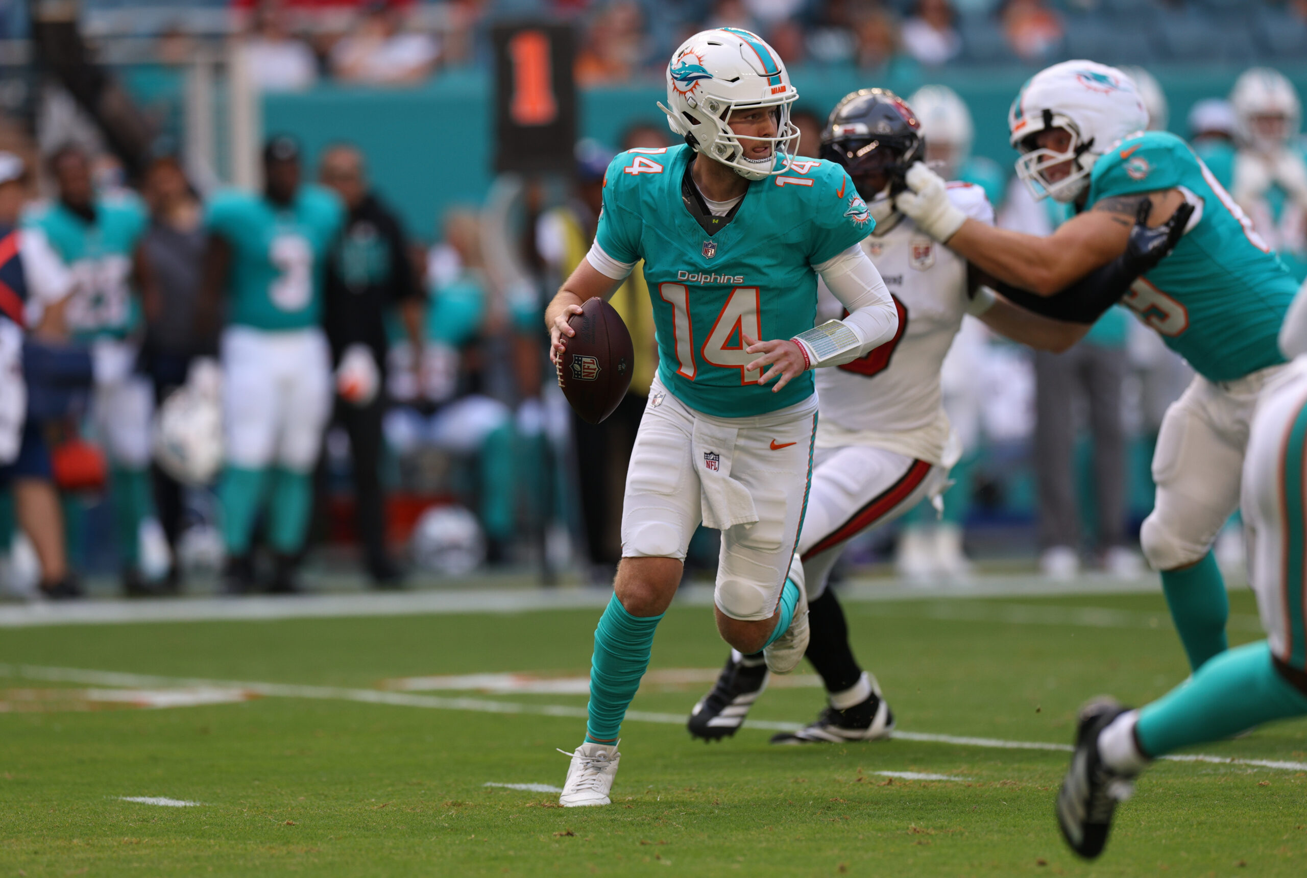 Quinn Ewers finds Theo Wease Jr. for first TD pass of NFL career ...