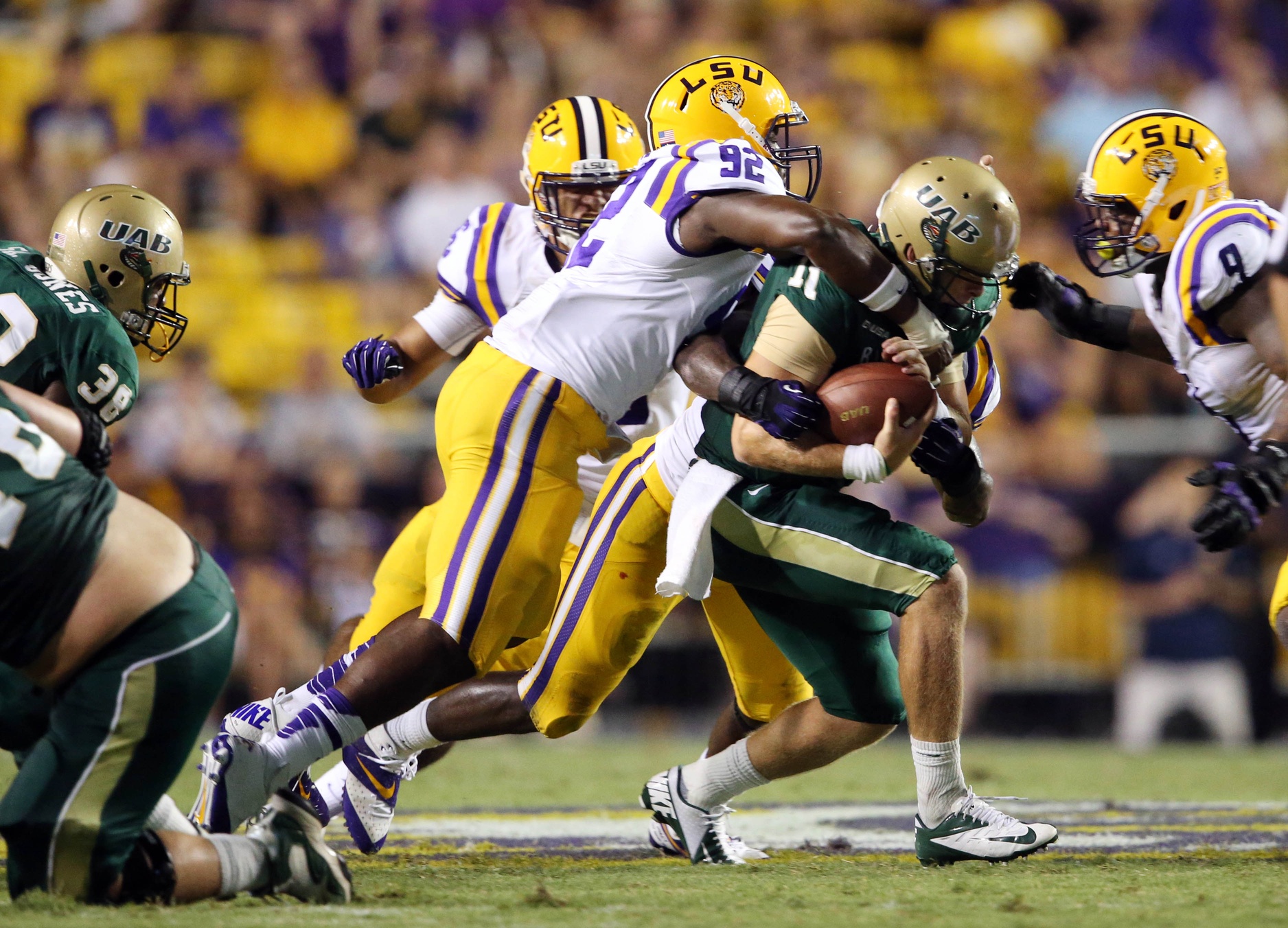 LSU's new-look defensive line has to improve on last year