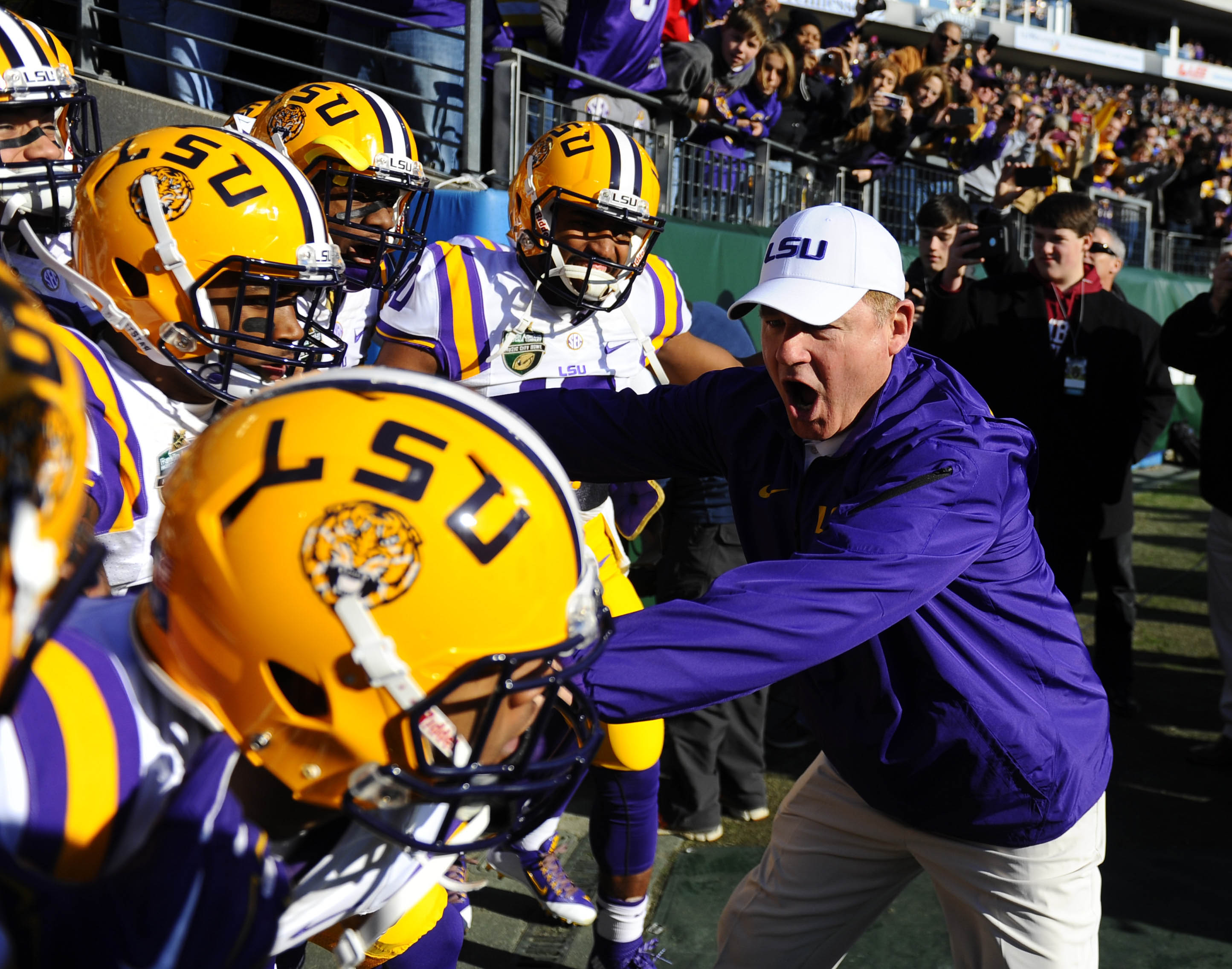 LSU reveals depth chart for Saturday's season opener