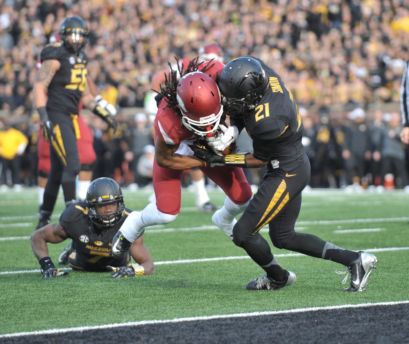 Arkansas vs. Missouri: 5 players to watch in the Battle Line Bowl Arkansas vs. Missouri: 5 players to watch in the Battle Line Bowl