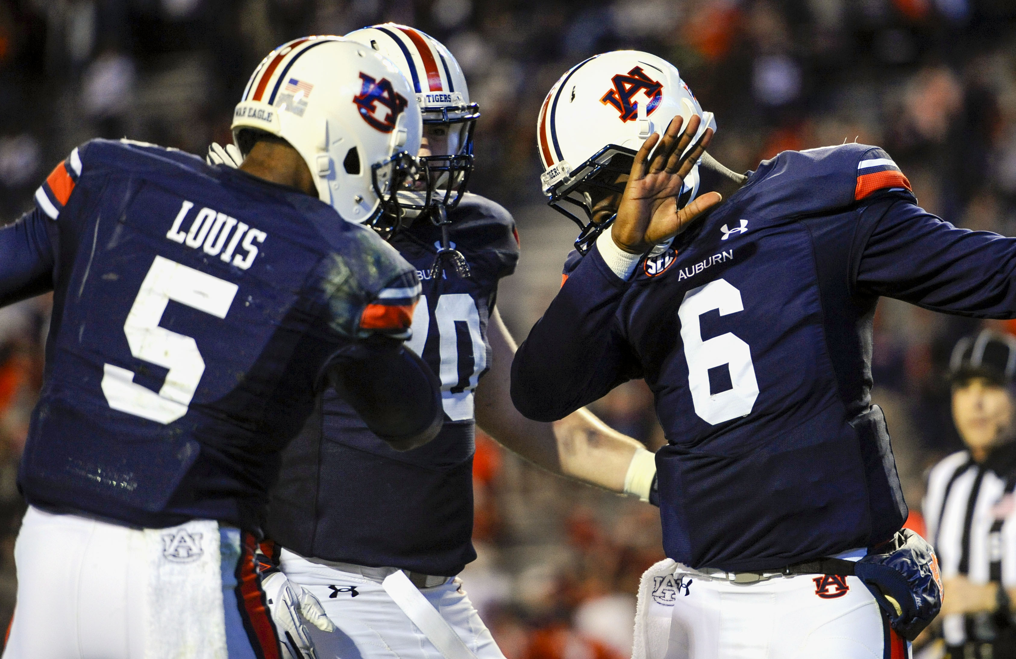 Photo: Tigers debuting new gloves in Iron Bowl with 'Sweet Home Auburn ...