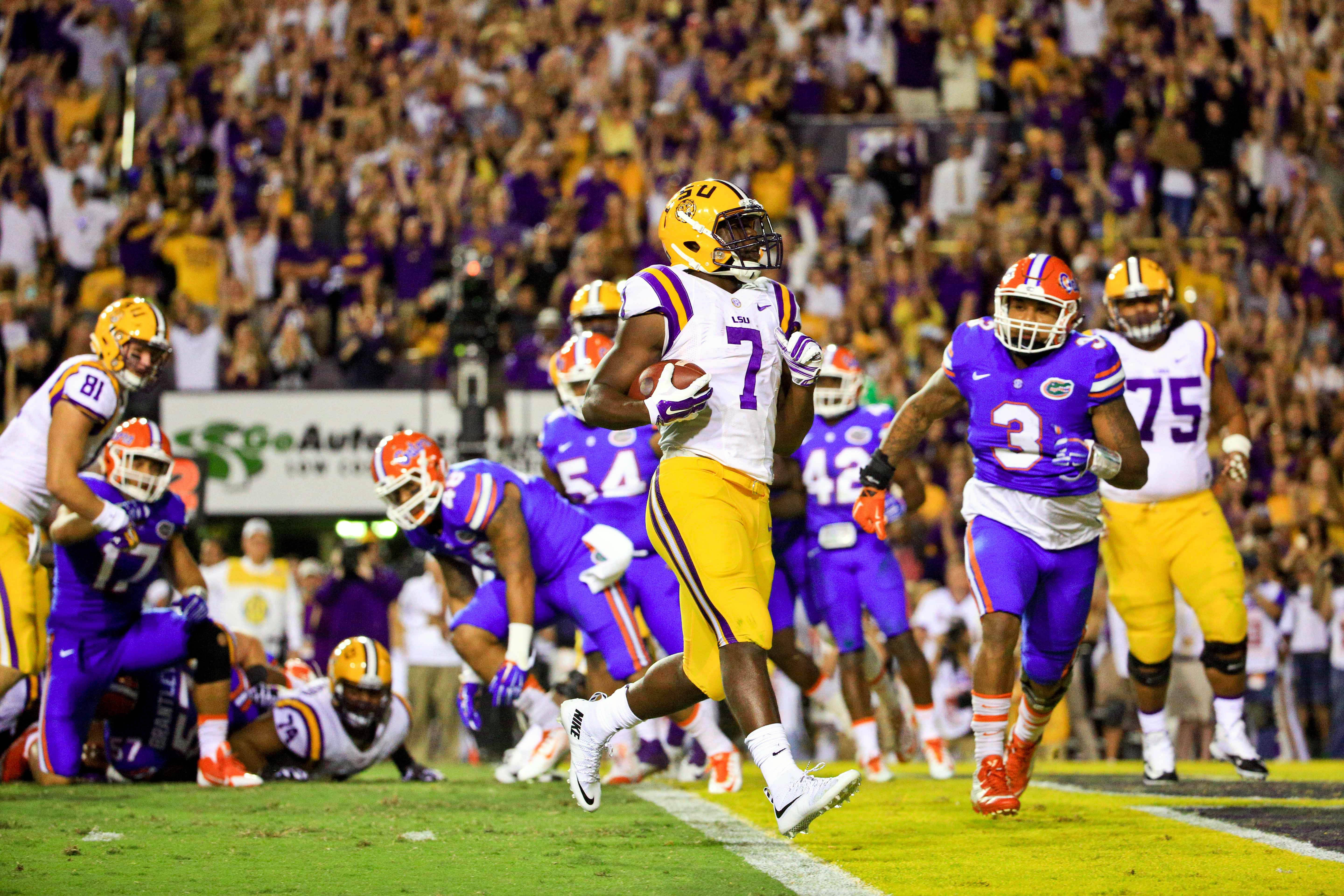 Expert panel ranks the best RBs in college football