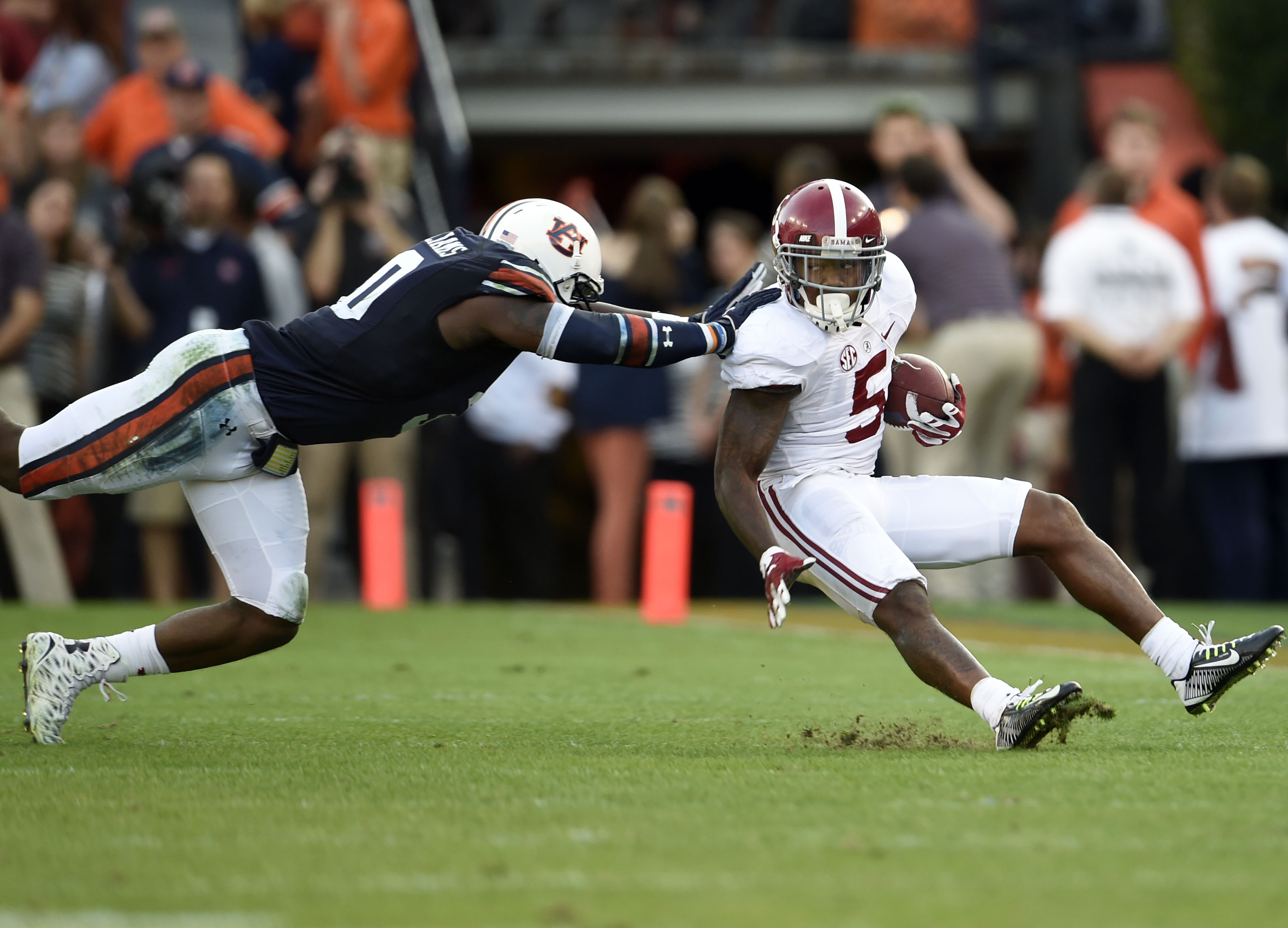 Auburn LB Williams continues to sit out at practice