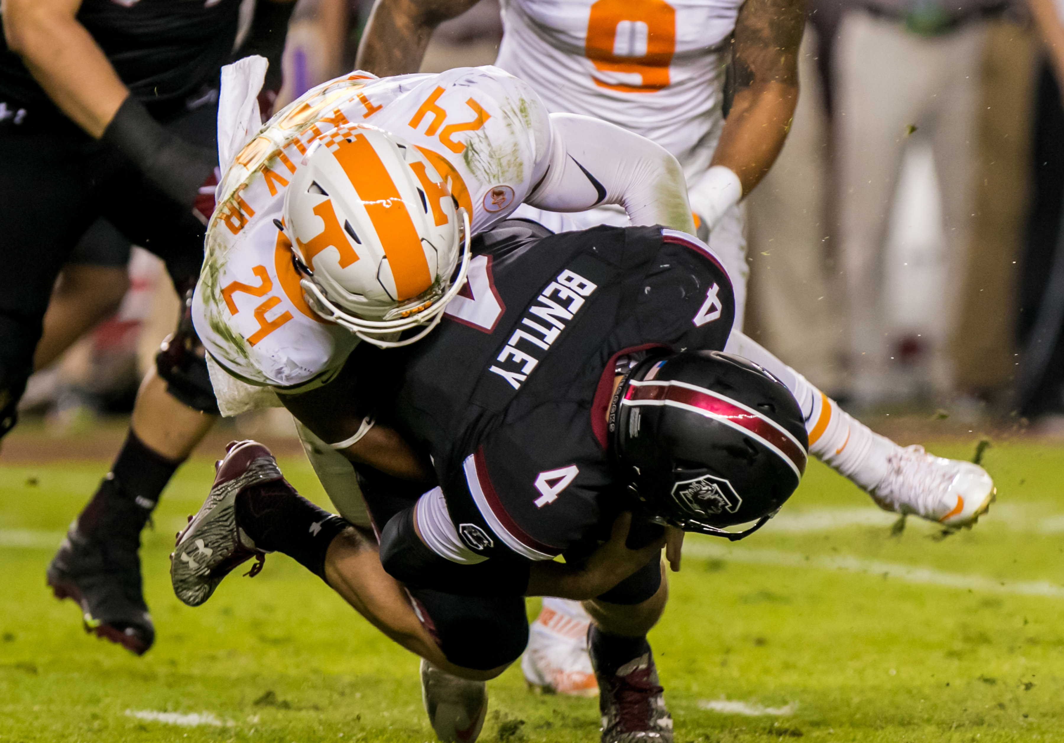 Report: UT safety Todd Kelly Jr. to have MRI for ankle injury
