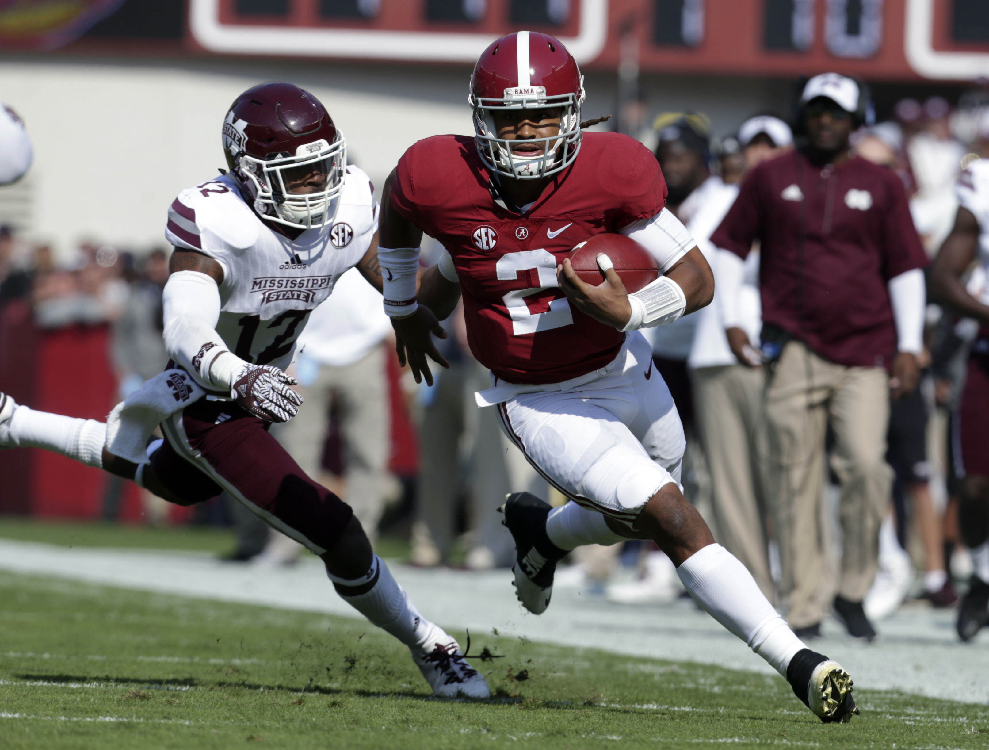 Statistics show Jalen Hurts struggles when under pressure Statistics show Jalen Hurts struggles when under pressure