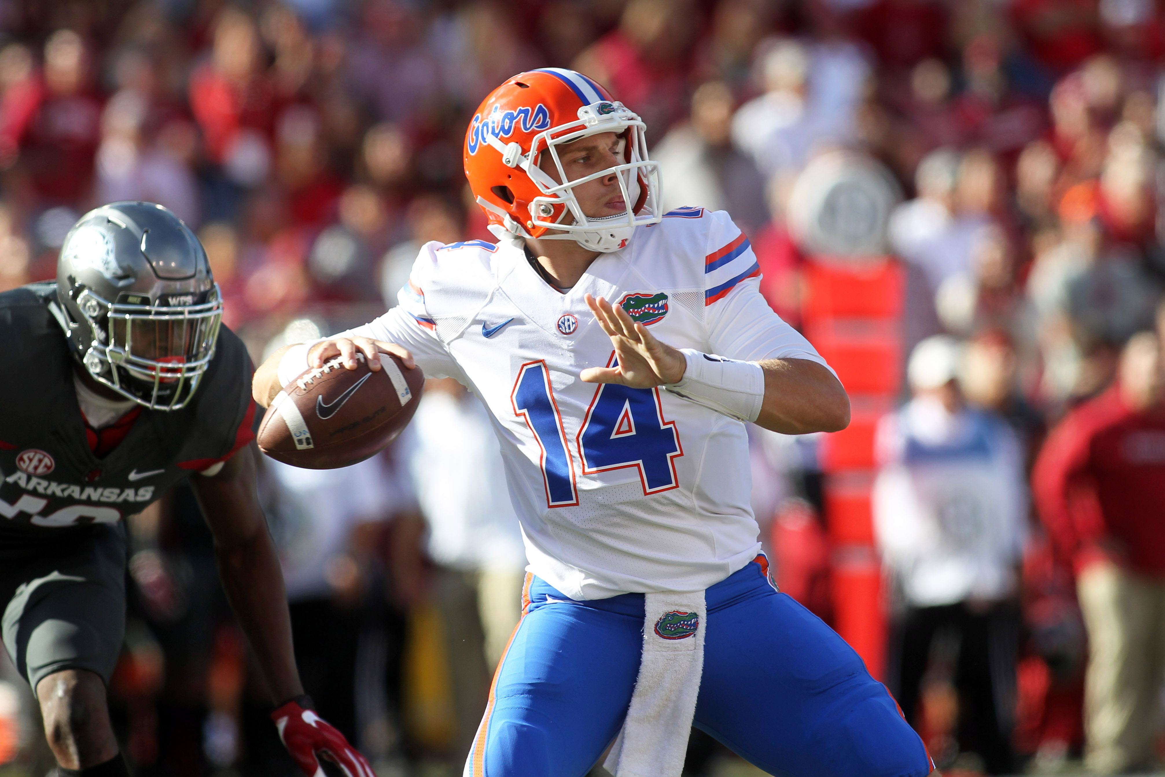 Florida QB Luke Del Rio in uniform, warming up prior to SEC title game