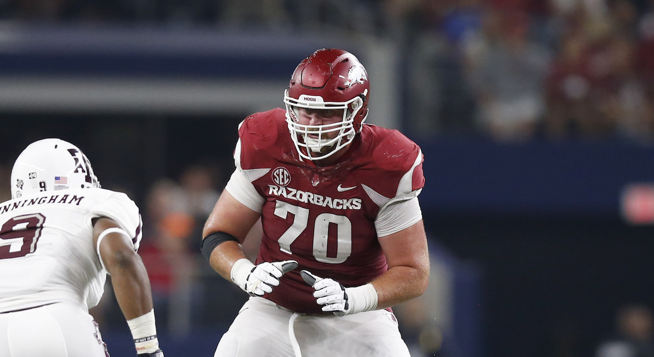 Report: Former Arkansas OL Dan Skipper signs with Dallas Cowboys