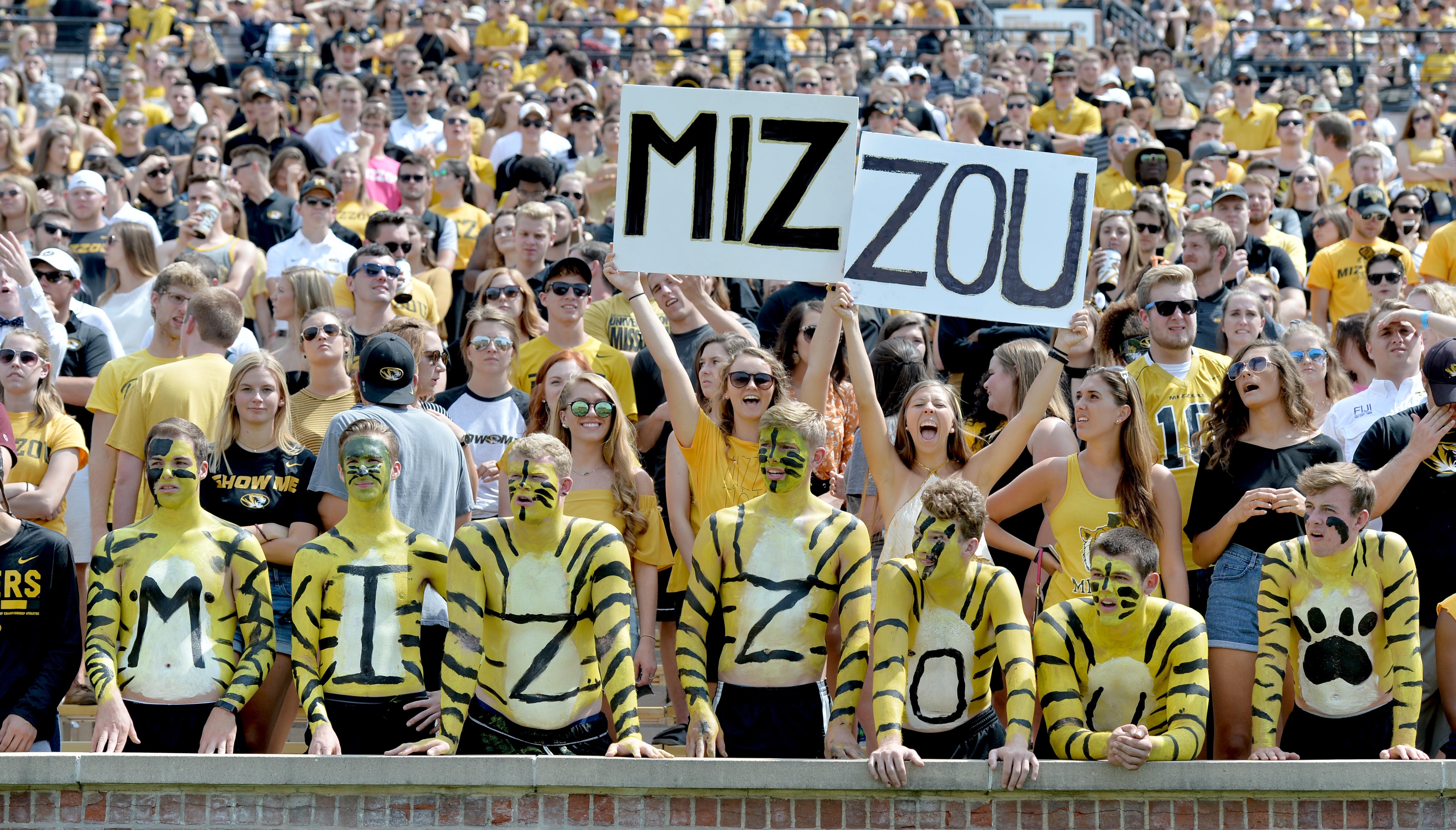 LOOK: Mizzou unveils fresh uniform combination for Week 1 matchup vs ...