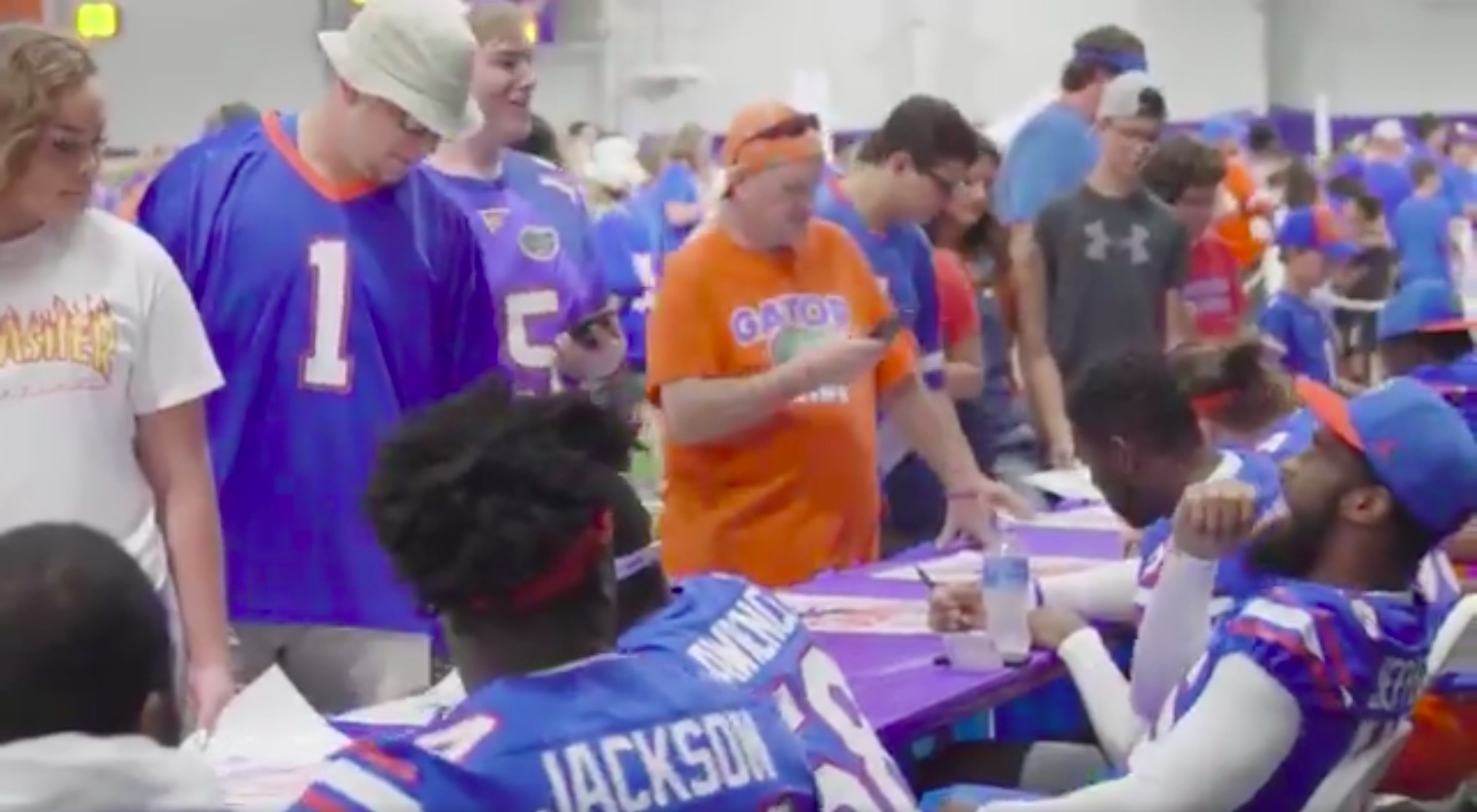 WATCH: Florida long snapper goes undercover during Gators' Fan Day