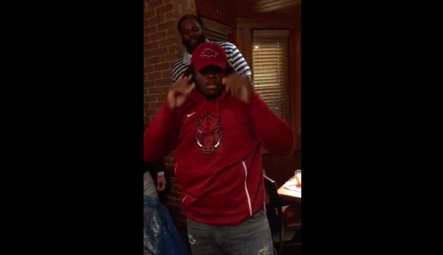 Arkansas lands commitment from 2019 DL Taurean Carter out of Texas