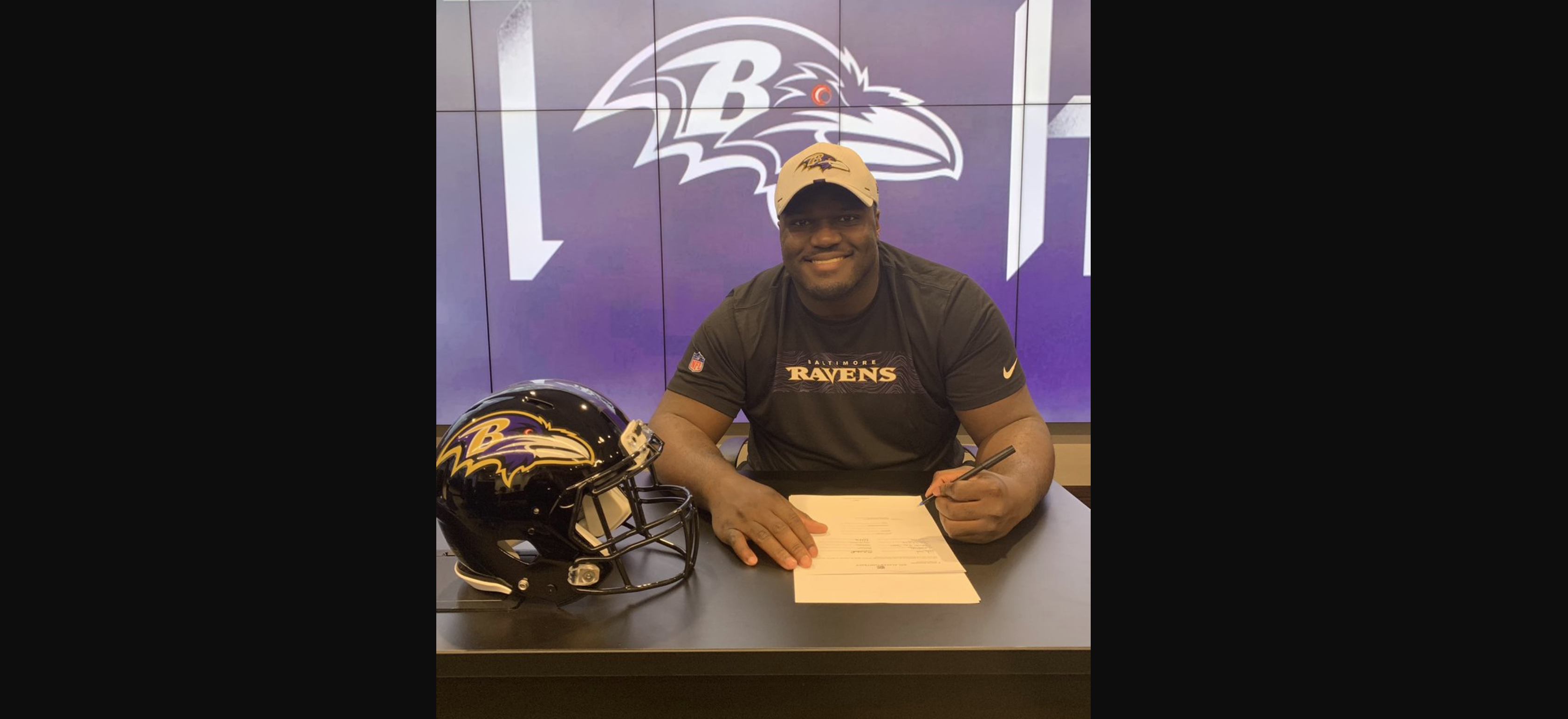 Baltimore Ravens announce signings of Daylon Mack and Otaro Alaka