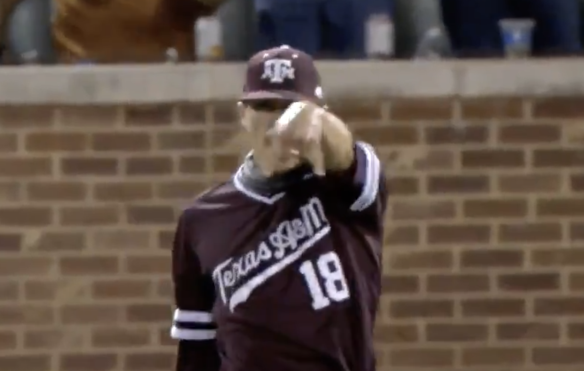 Texas A&M players, fans eager to flash 'Horns Down' to Texas following ...