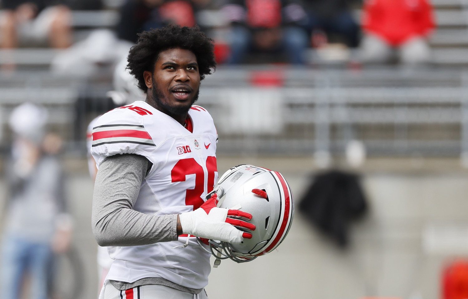 Ohio State player appears to quit team in the middle of a game