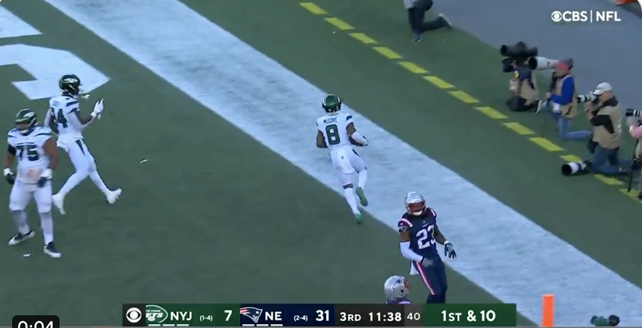 Elijah Moore scores first NFL touchdown
