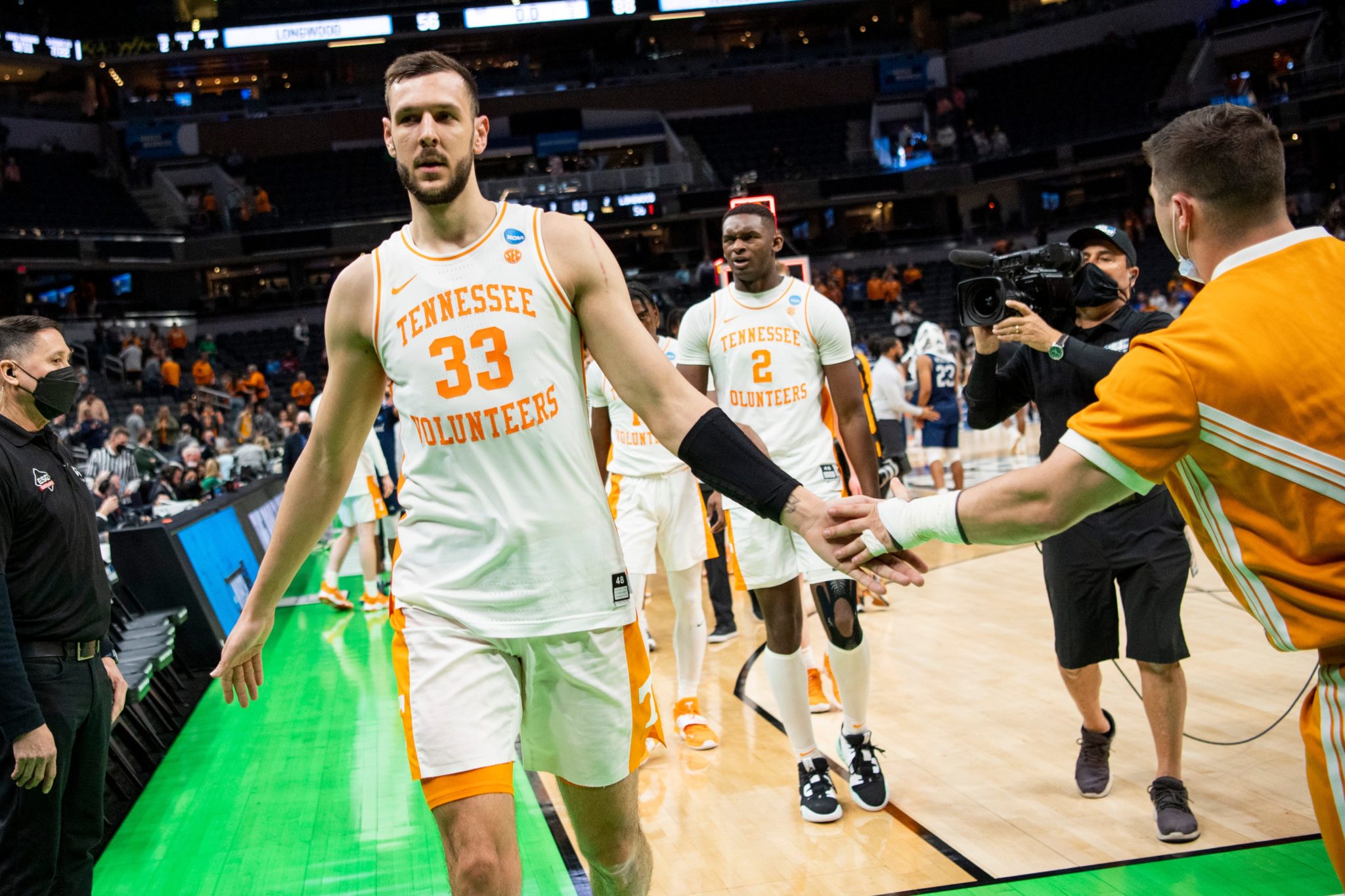 Tennessee hoops C Uros Plavsic to play in Battle 4 Atlantis tournament ...