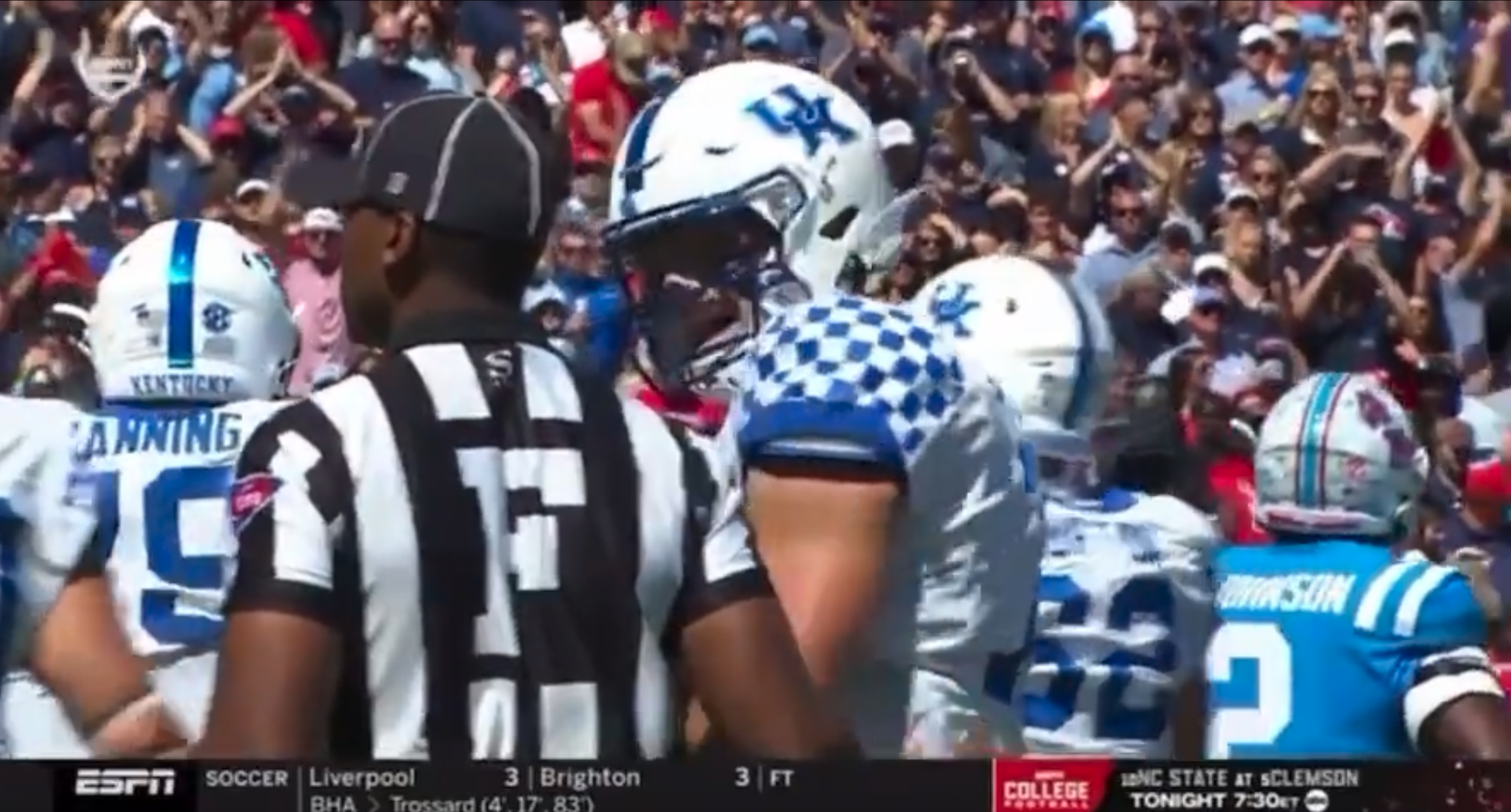 Will Levis suffers gruesome dislocated finger during Kentucky at Ole Miss