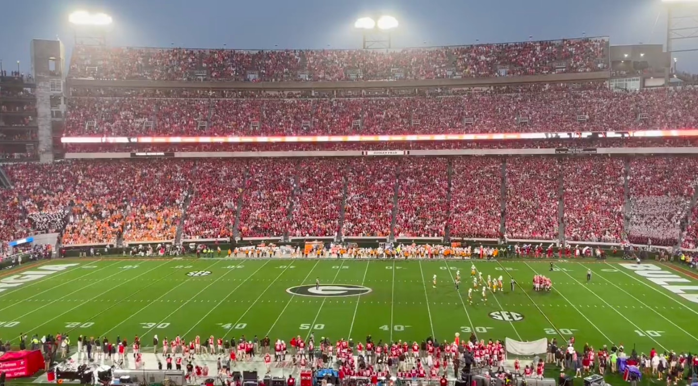 Georgia fans chant 'overrated' at Tennessee during blowout